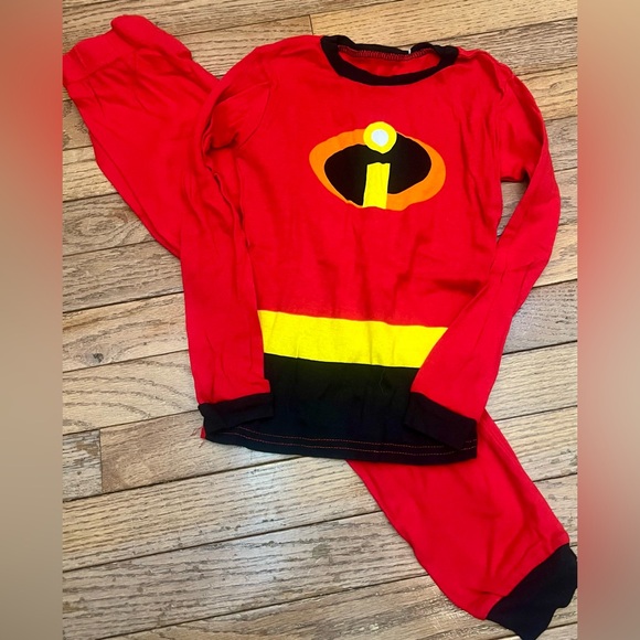 Disney | Pajamas | Disney Pixar Boys 8 Pajama Set Incredibles | Poshmark